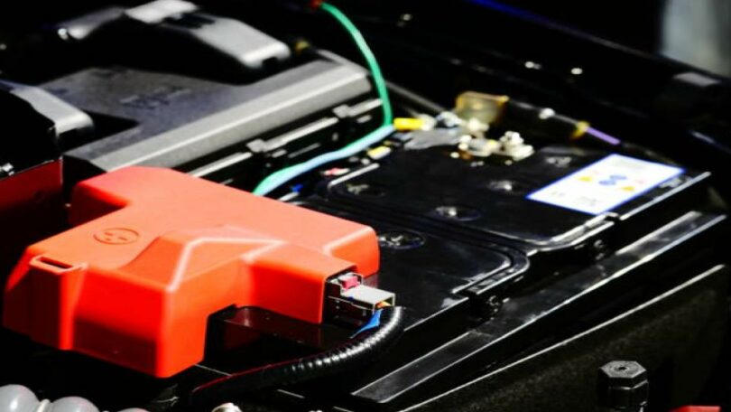 Bad Battery Symptoms (A Guide for %%currentyear%%) - Mechanic Guides