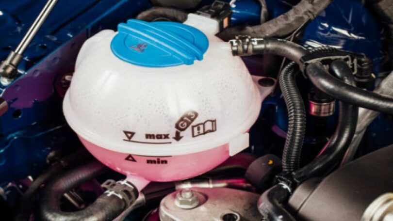 How Much Coolant Should Be In The Reservoir? | Expert Tips - Mechanic ...